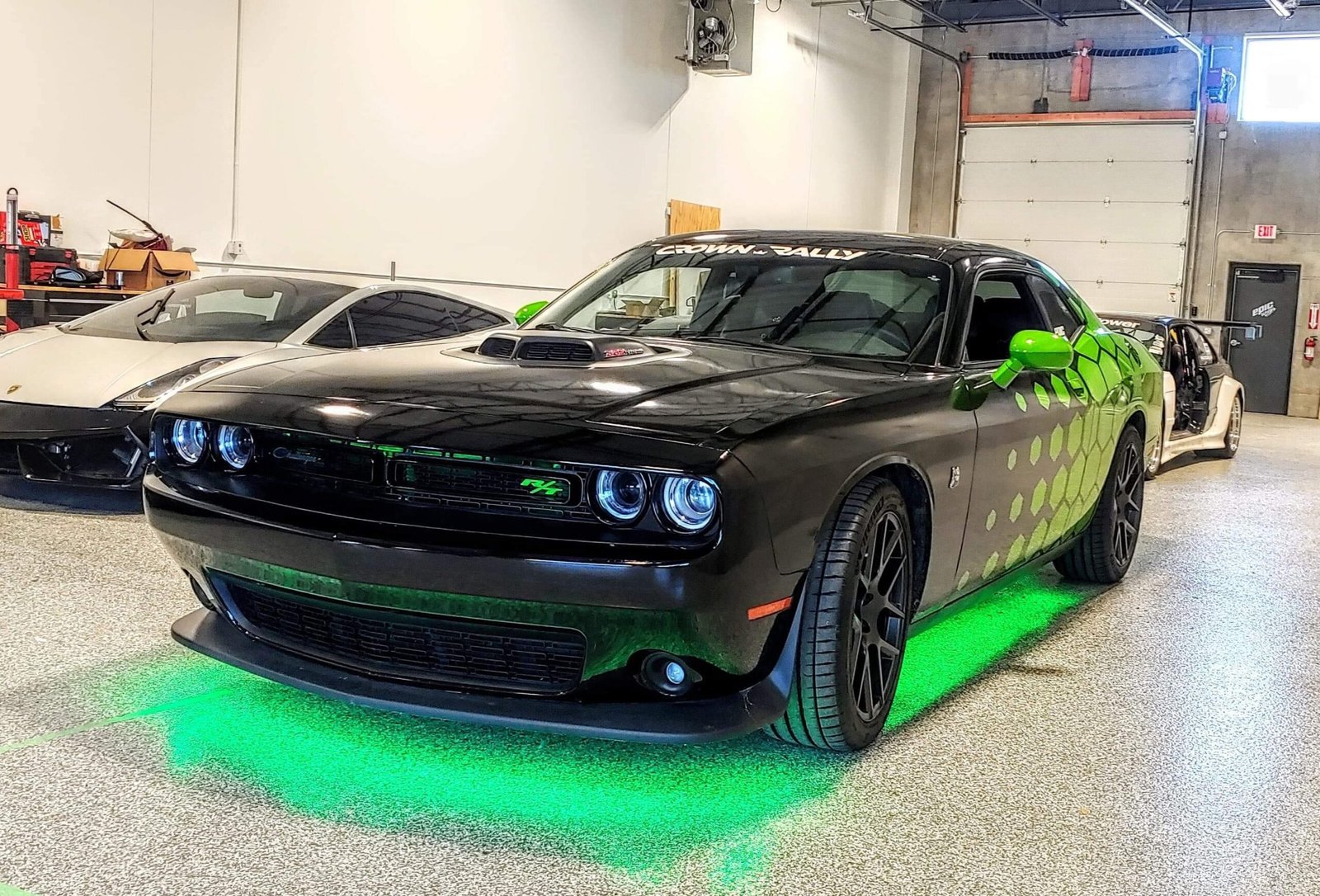 Custom fit - Dodge Challenger - Glowe LEDs